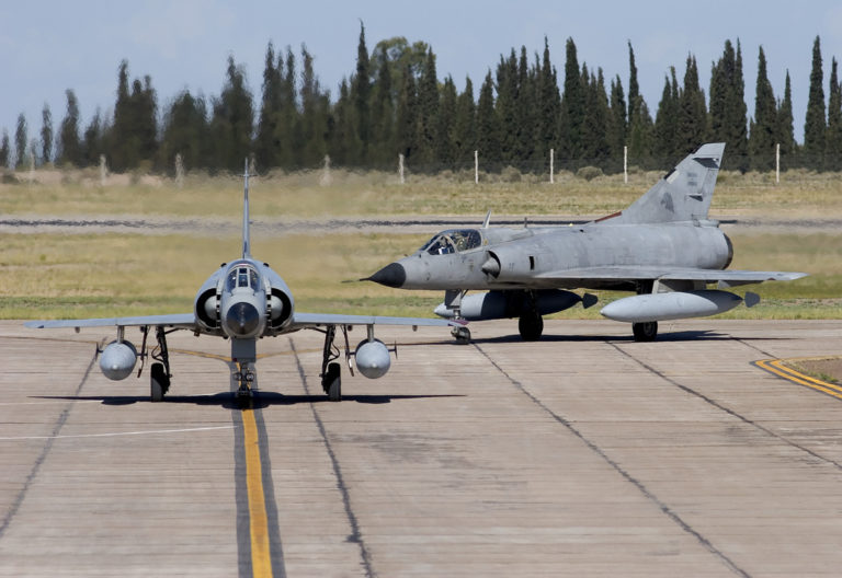 Histoire de l'aviation civile et militaire — avionslegendaires.net