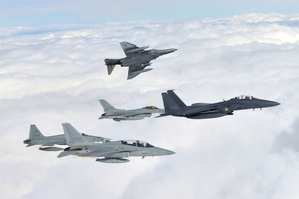 Le parc aérien de ROKAF en 2015 et en images — avionslegendaires.net