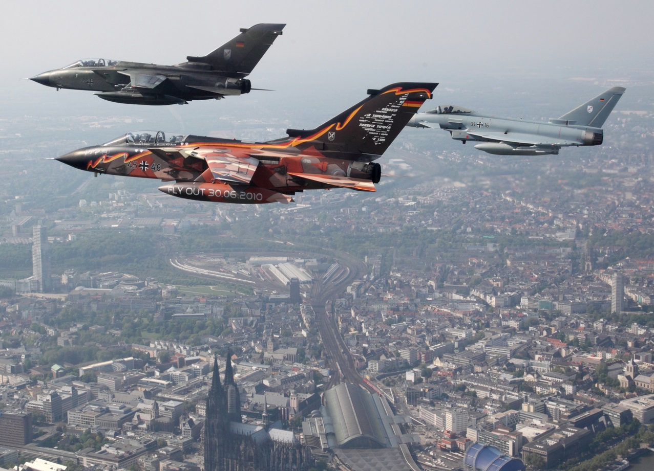 Le parc aérien de la Luftwaffe en 2015 et en images — avionslegendaires.net