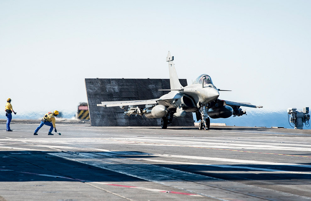 Les Rafale M bombardent Ramadi en Irak — avionslegendaires.net