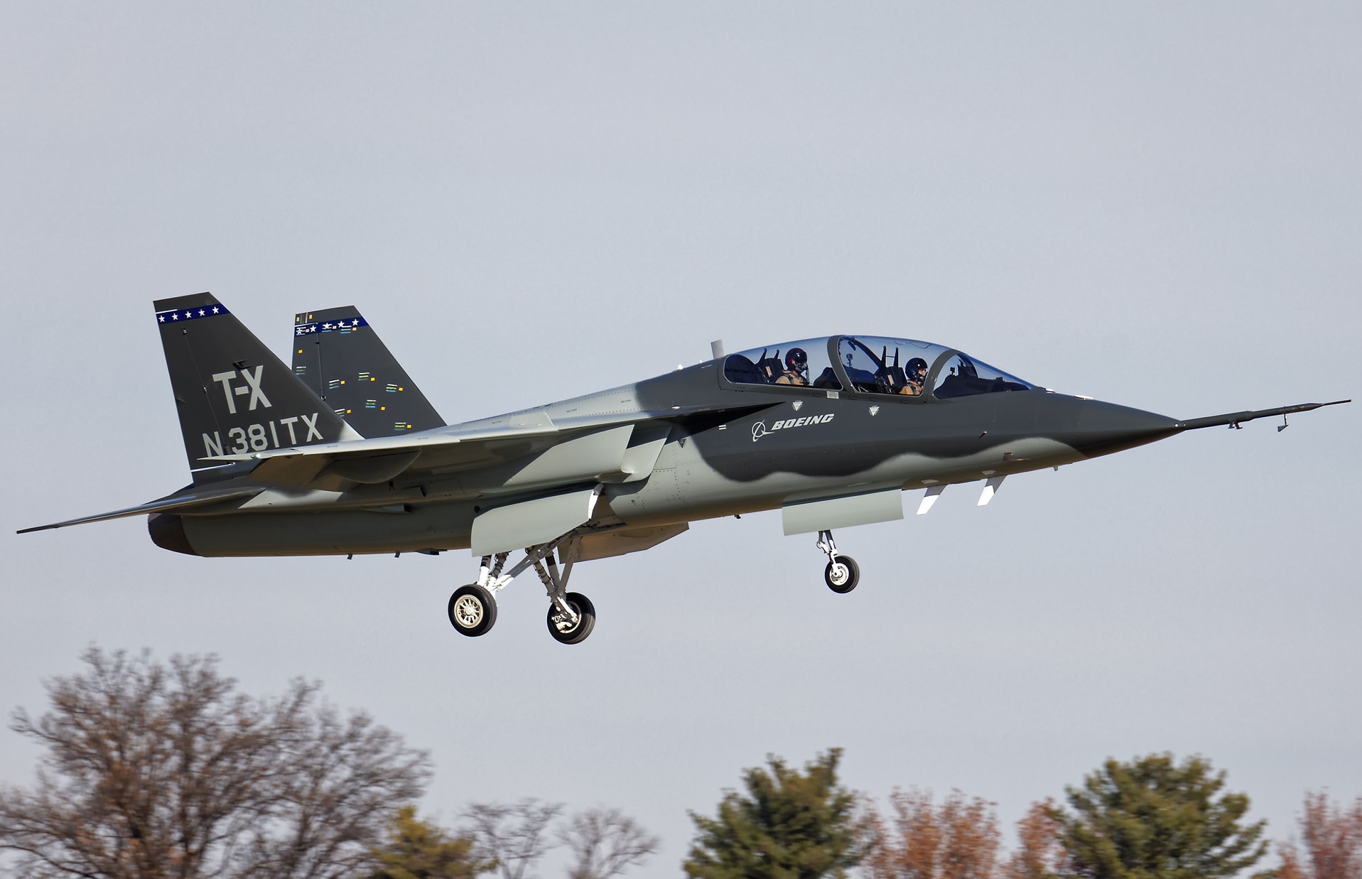 Le prototype de jet d'entraînement Boeing T-X a réalisé son premier vol ...