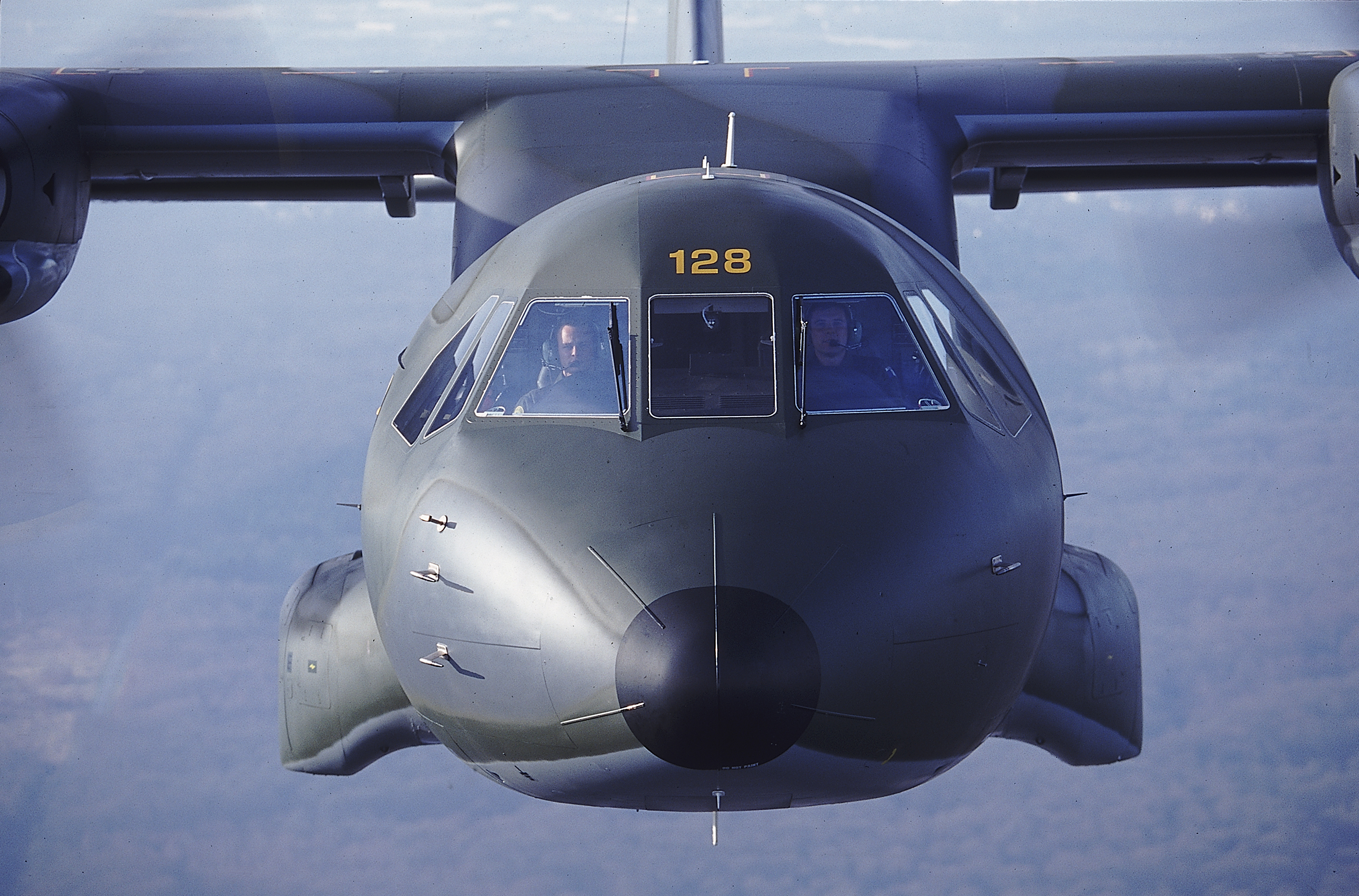 Les Casa s'imposent dans le largage de palettes - avionslegendaires.net