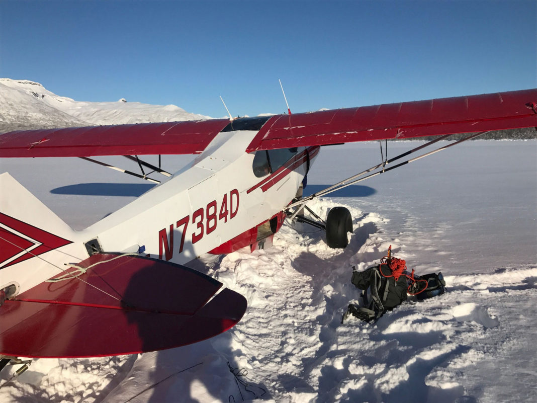Sauvetage en Alaska d'un pilote de Piper Super Cub écrasé ...