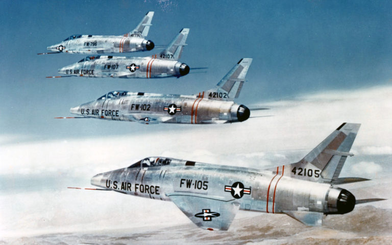Les Century Fighters — Dossier avionslegendaires.net