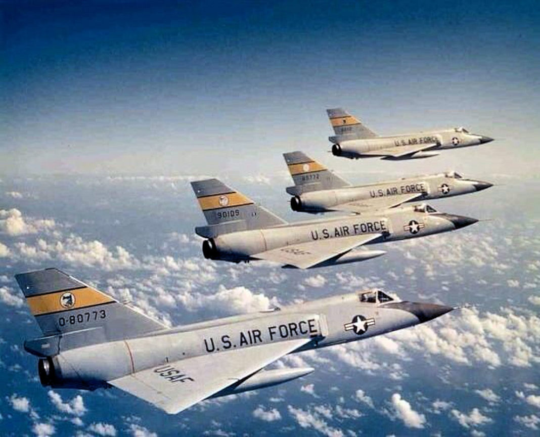 Les Century Fighters — Dossier avionslegendaires.net