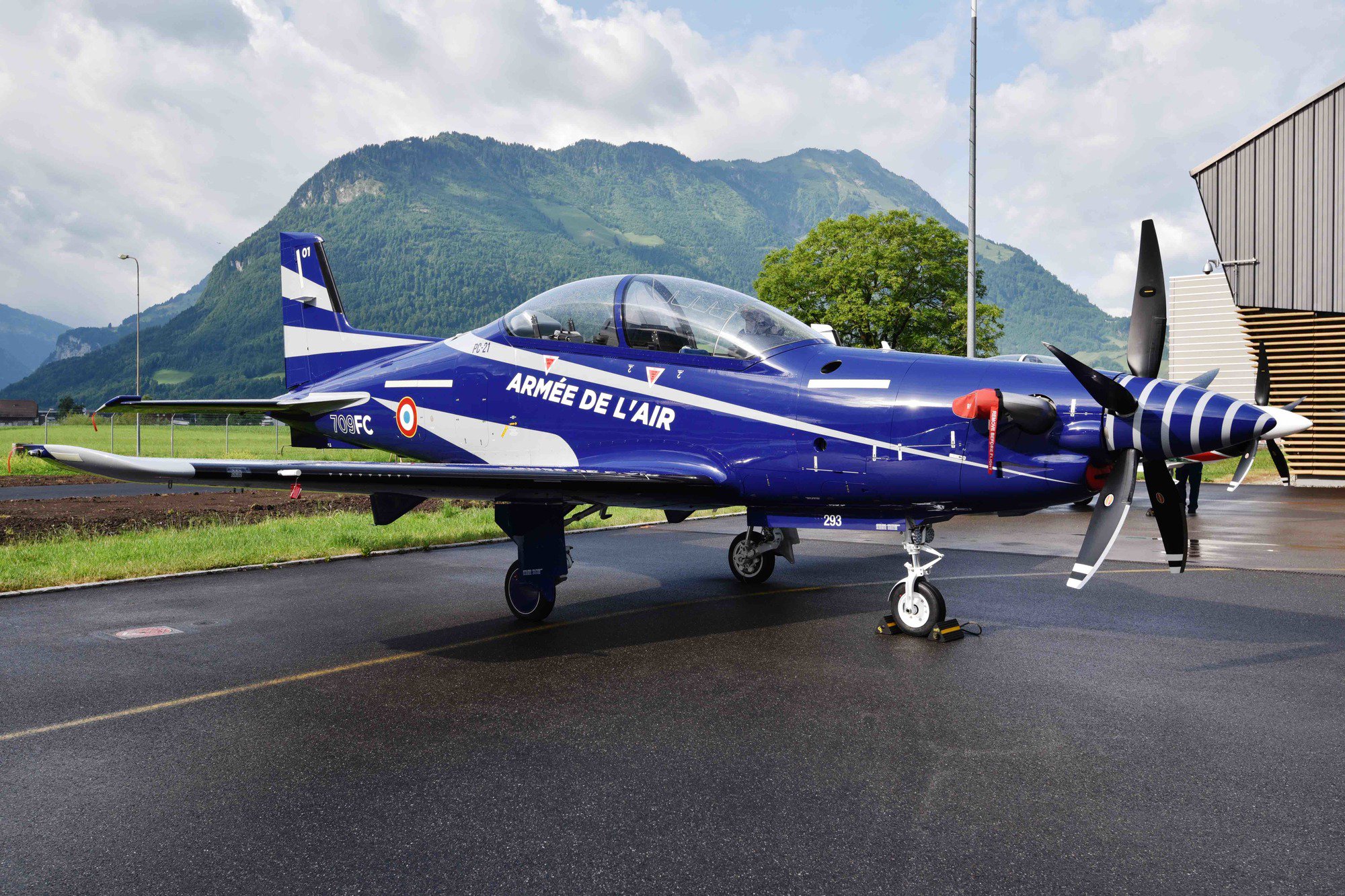 Une superbe livrée pour les futurs Pilatus PC-21 de l'Armée de l'Air ...