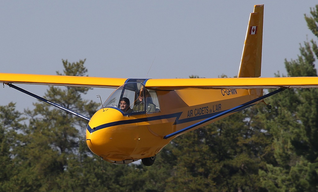 Cadets de l'Aviation royale du Canada - avionslegendaires.net