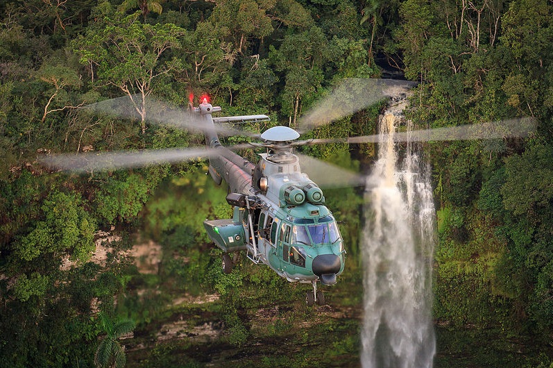 Dans les histoires de familles, le Super Puma s'y connait ...