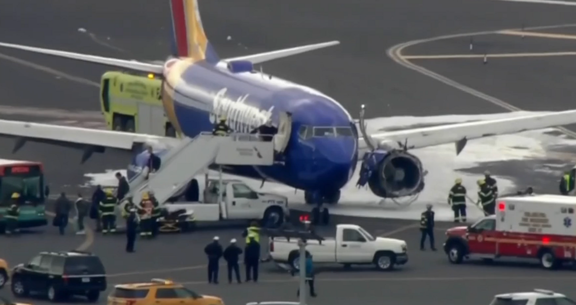 Explosion en vol du réacteur d'un Boeing 737-700 — avionslegendaires.net