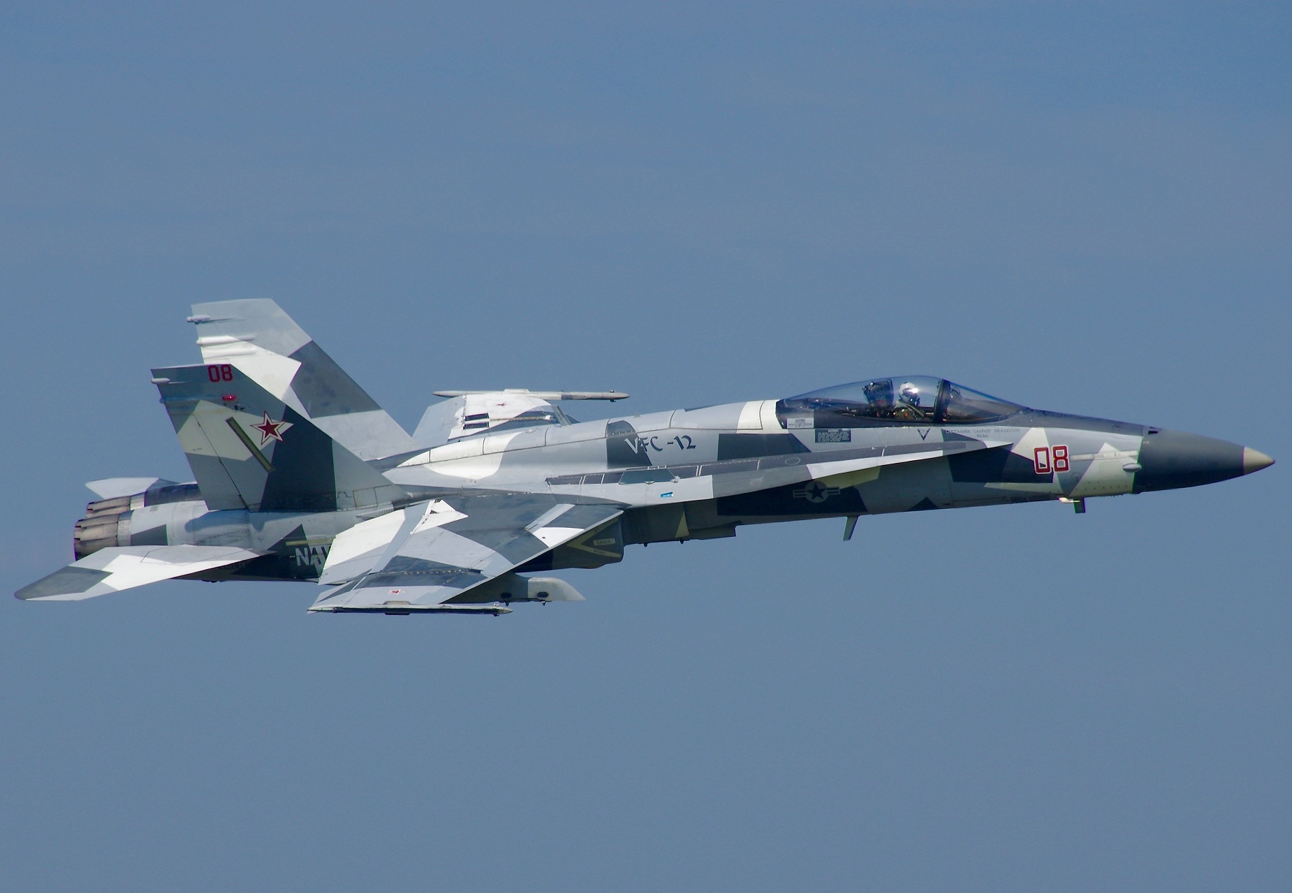 Les Sukhoi Hornet de l'escadron VFC-12 — avionslegendaires.net
