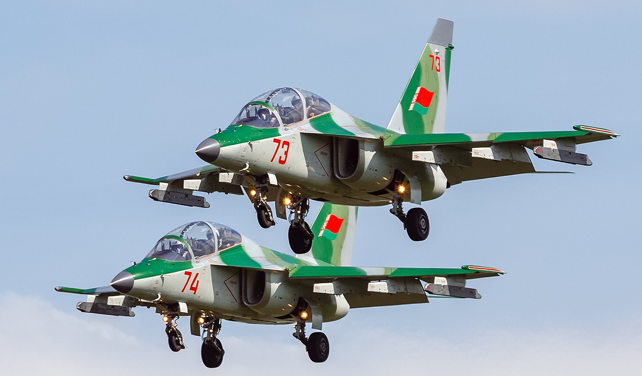 Yakovlev livre quatre jets d'entraînement Yak-130 à la Biélorussie ...