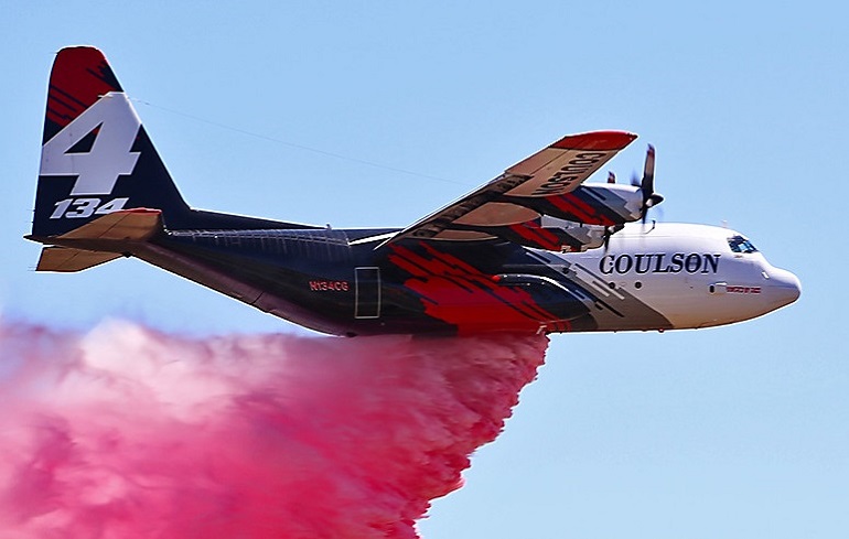 Les pompiers volants californiens affrontent le terrible Kincade Fire ...