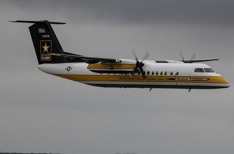 Les Golden Knights de l'US Army reçoivent leur second Bombardier C-147A ...