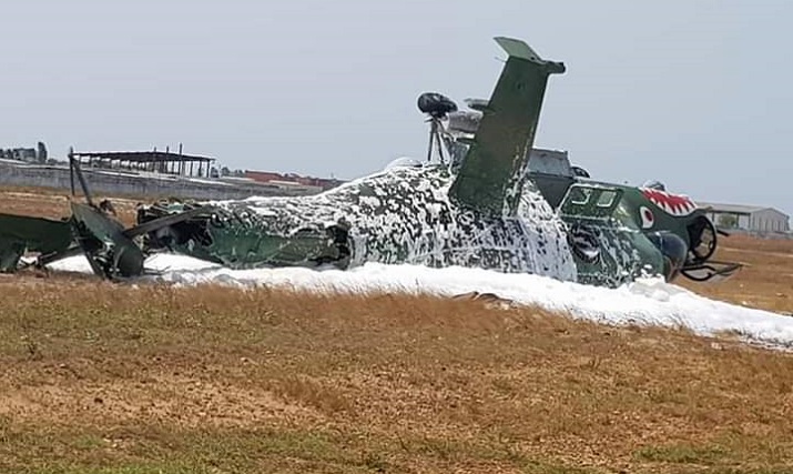 Crash d'un Mil Mi-24 sur l'aéroport d'Abidjan. — avionslegendaires.net