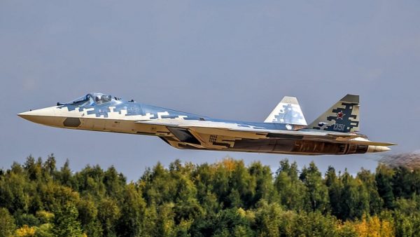 La version export du Sukhoi Su-57 officiellement présente au salon Army ...