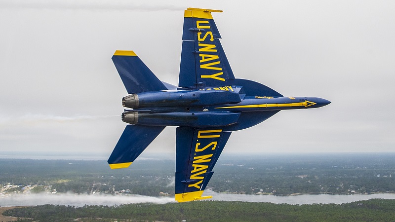 Les Blue Angels apprivoisent leur nouvelle monture. — avionslegendaires.net