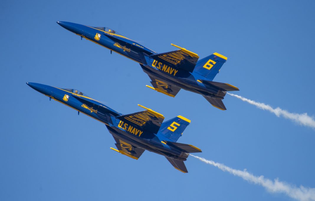 Les Blue Angels apprivoisent leur nouvelle monture. — avionslegendaires.net