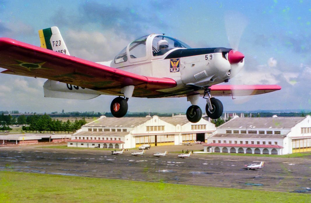 Avions d'entraînement — avionslegendaires.net