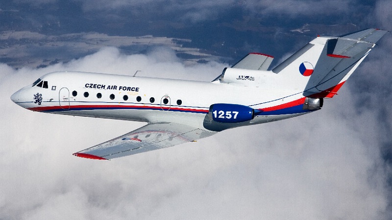 Un Yakovlev Yak-40 Codling entre au musée. — avionslegendaires.net