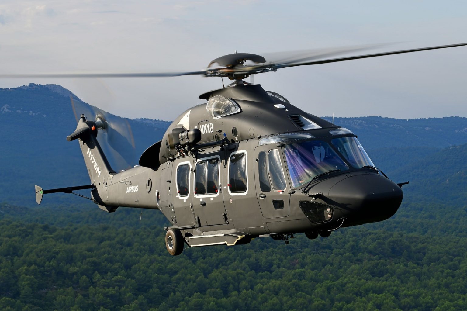 Airbus Helicopters présente son nouveau H175M. — avionslegendaires.net