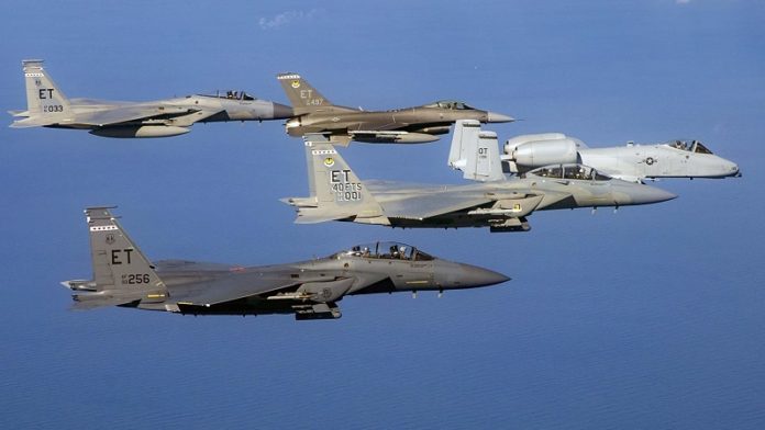 Le 40th Flight Test Squadron comme à la parade. - avionslegendaires.net