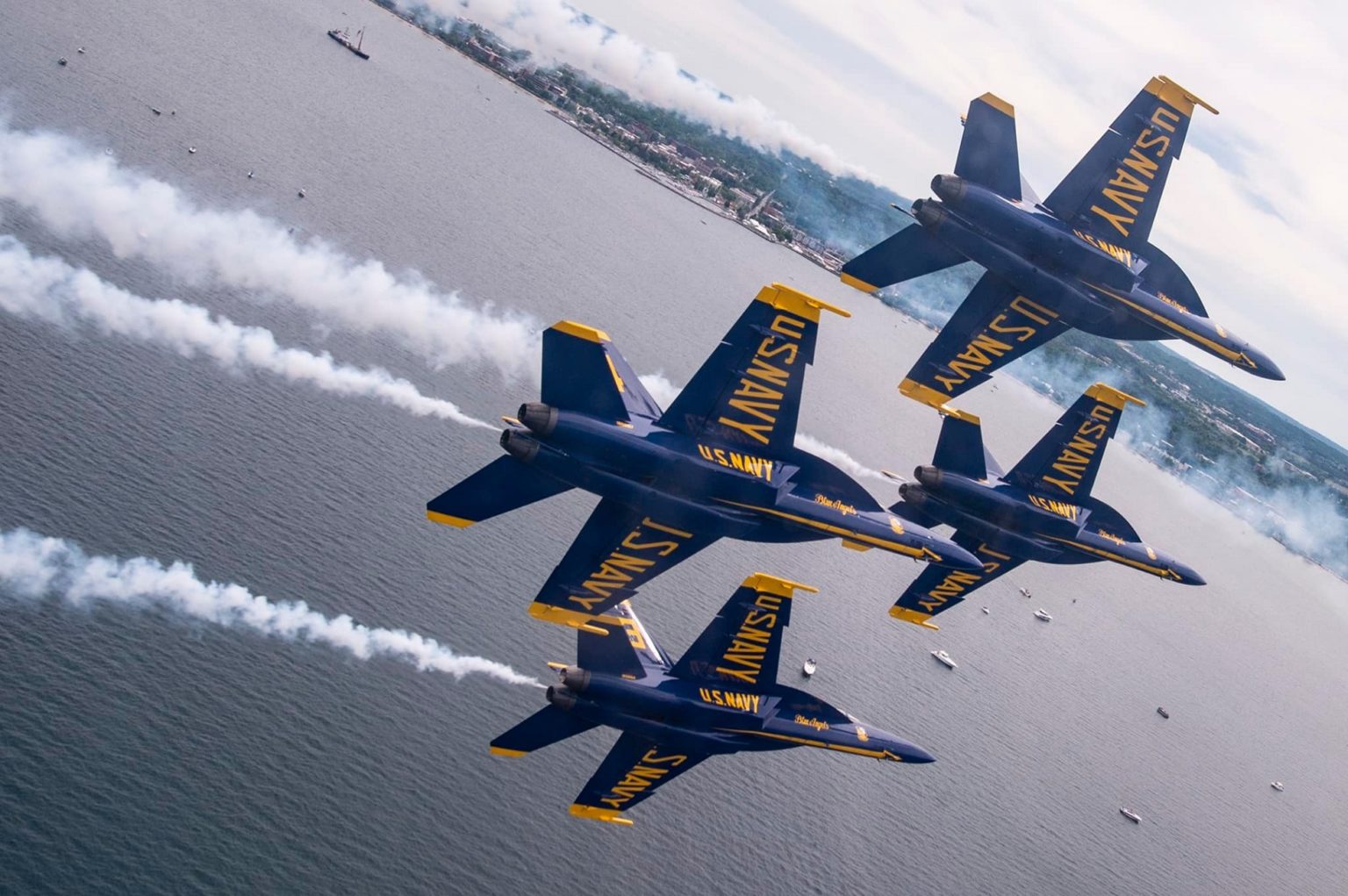 Lieutenante Amanda Lee, première femme pilote de démonstration des Blue ...