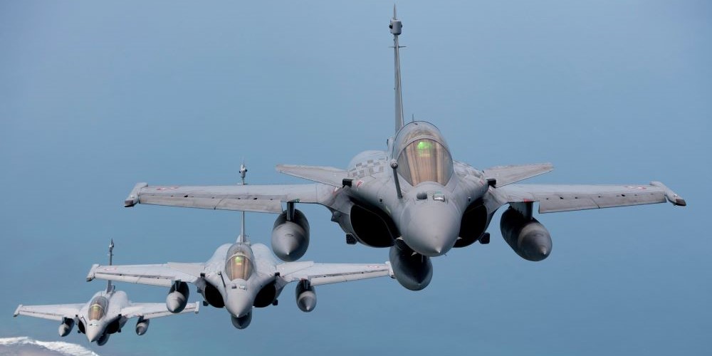 Des Dassault Aviation Rafale F3-R à Singapour. — avionslegendaires.net