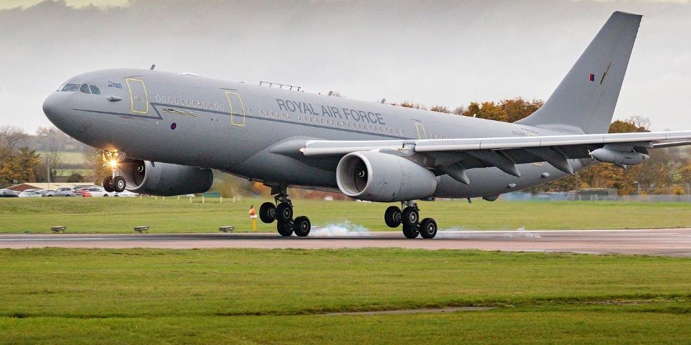 Premier vol 100% biocarburant d'un ravitailleur en vol Airbus DS Voyager KC2 ...