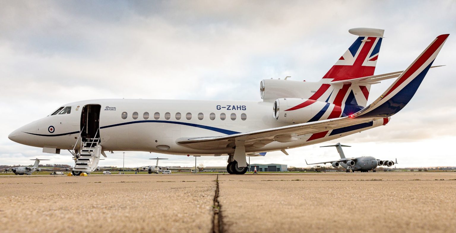 La Royal Air Force dévoile la livrée de ses Dassault Aviation Envoy IV. - avionslegendaires.net