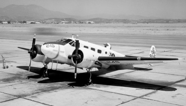 Beechcraft AT-7 Navigator / AT-11 Kansan — avionslegendaires.net