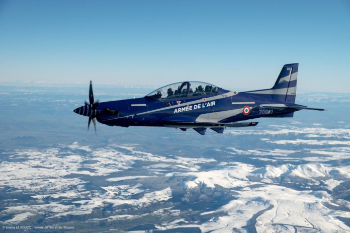 Le "Mentor" de l'Armée de l'Air et de l'Espace. — avionslegendaires.net