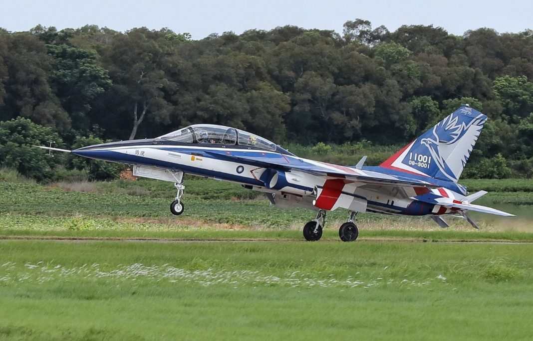 Avions d'entraînement — avionslegendaires.net