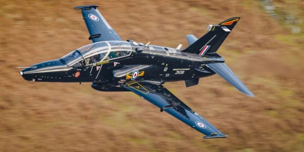 Le Hawk T.2 part à la reconquête de son public. - avionslegendaires.net