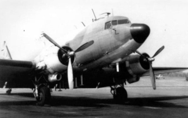 Douglas EC-47 Hawkeye — avionslegendaires.net