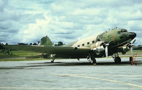 Douglas EC-47 Hawkeye — avionslegendaires.net