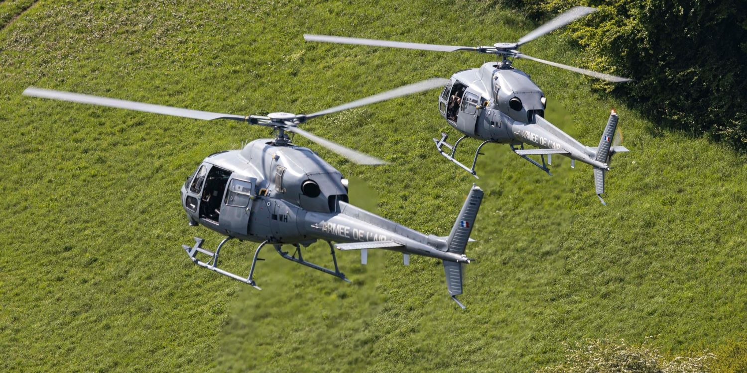 Des AS.555 Fennec de l'Armée de l'Air et de l'Espace en vol en ...