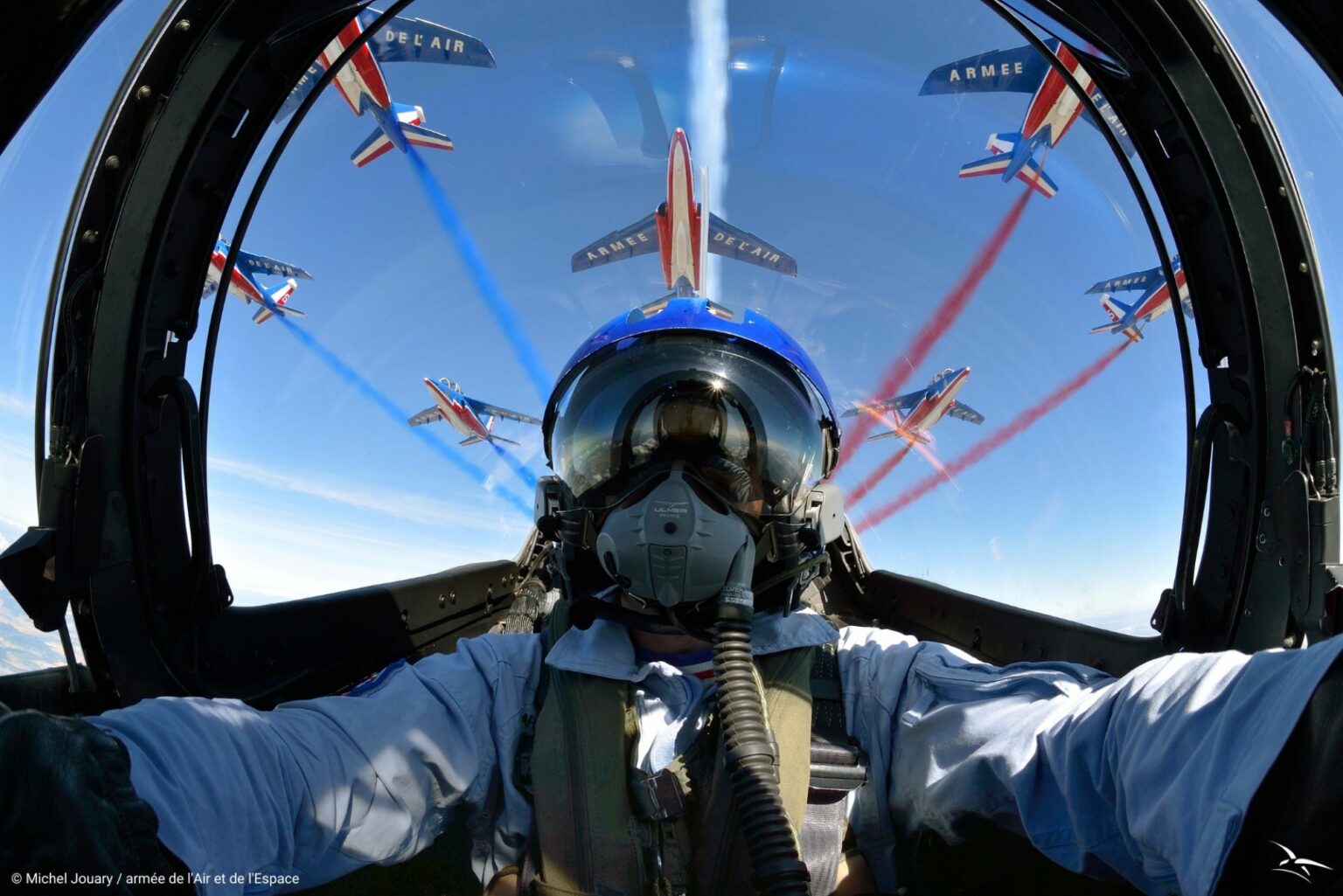 À bord d'un Alpha Jet de la Patrouille de France, comme si vous y étiez ...