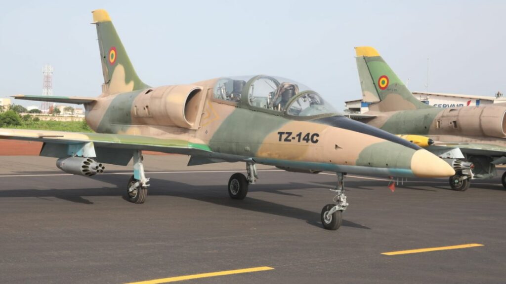 Au Mali les "avions de chasse" L-39 Albatros volent-ils vraiment ...