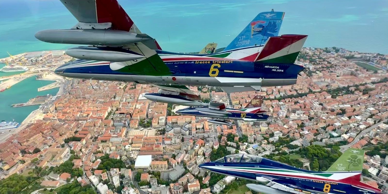 Tragique accident d'un Aermacchi MB-339PAN des Frecce Tricolori ...
