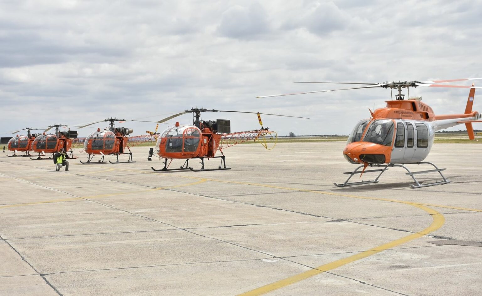 La Fuerza Aérea Argentina réceptionne son premier Bell 407GXi ...