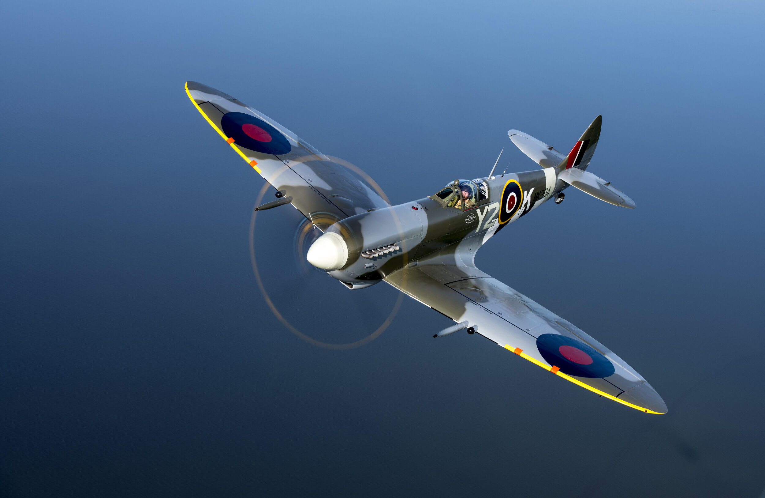 "Des avions... légendaires !" - 1er épisode — avionslegendaires.net