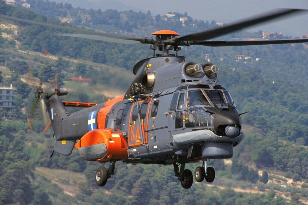 La Grèce a trouvé un successeur à ses Eurocopter AS.332C Super Puma. — avionslegendaires.net