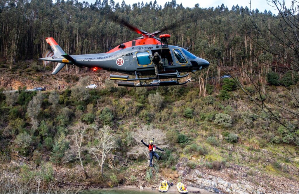 Au Portugal les AW.119Kx Koala désormais homologués au sauvetage alpin ...