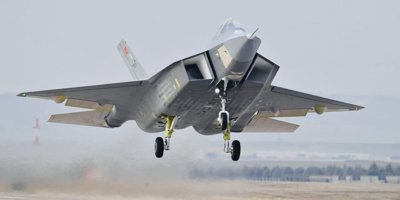 Premier vol du Turkish Aerospace Industries TF Kaan ...