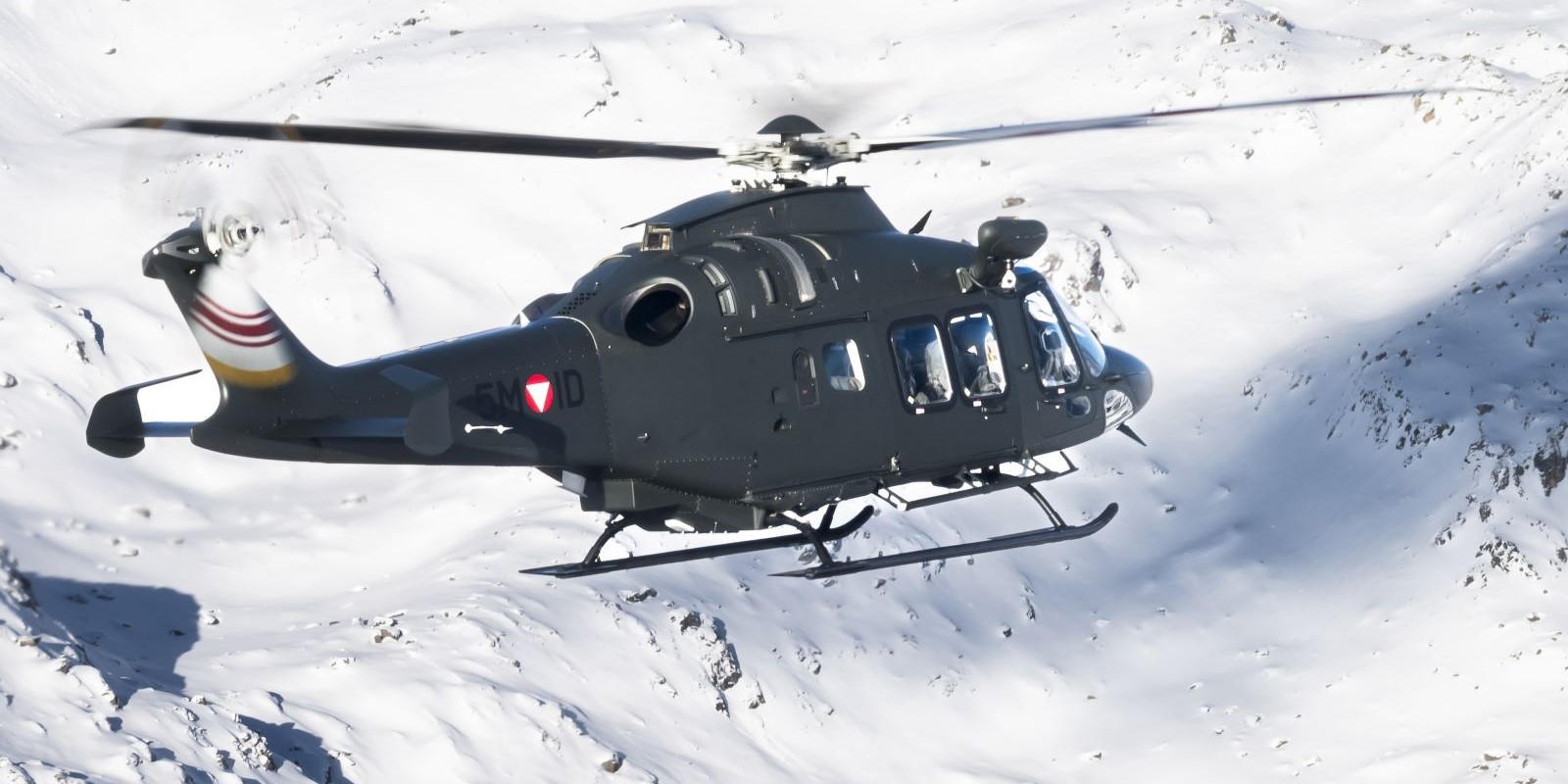 Des AW.169M Lion désormais certifiés au vol alpin. — avionslegendaires.net
