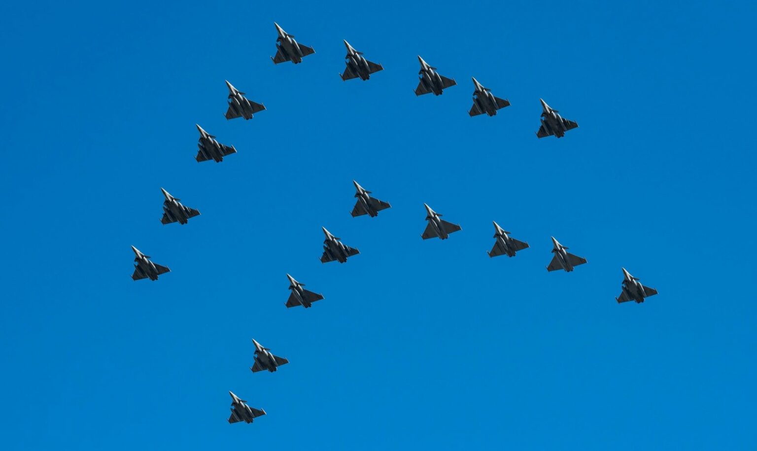 Jusqu'à 21 Dassault Aviation Rafale B/C en vol en même temps au-dessus ...