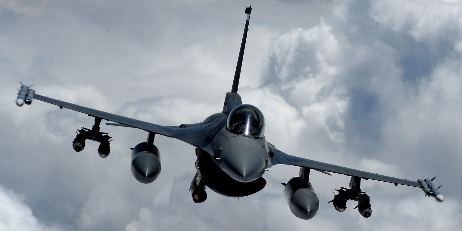 La Russie a de plus en plus peur du F-16 Fighting Falcon, et elle le démontre ...