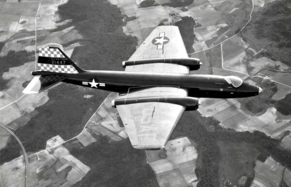 Martin EB-57 / RB-57 Intruder — avionslegendaires.net