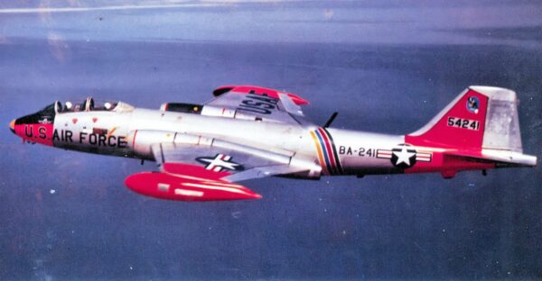 Martin EB-57 / RB-57 Intruder — avionslegendaires.net