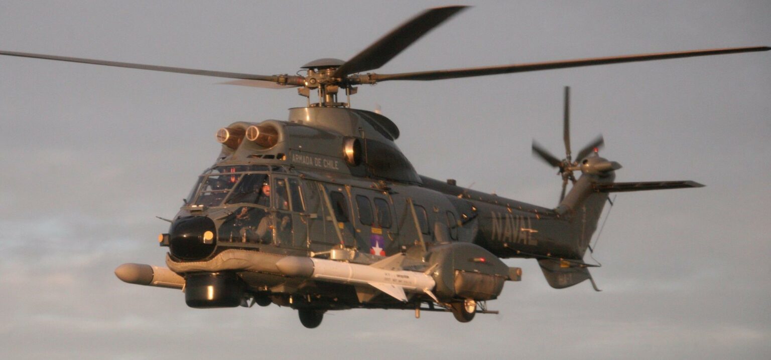 L'après Super Puma engagé par l'Armada de Chile. — avionslegendaires.net
